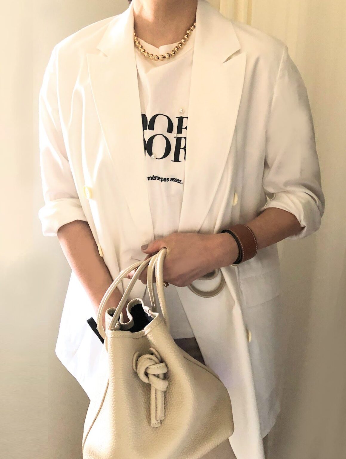 何はなくともまずはロゴT！ ジャケットに合わせるコーデ | 50代になっても 洋服好き主婦のファッションブログ